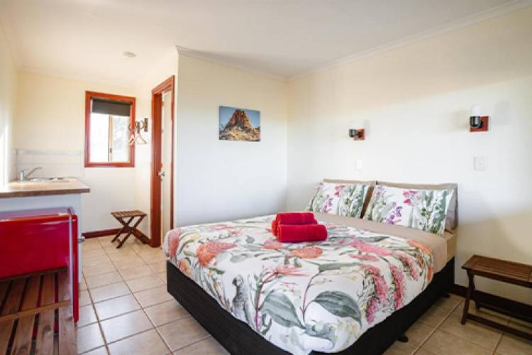 West Coast & Karijini 13 Day Tour | On The Go Tours