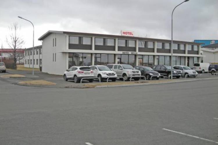 Guided Circle Tour of Iceland in 8 Days | On The Go Tours