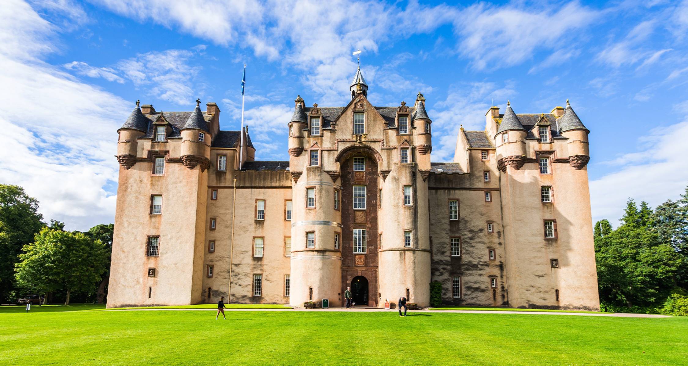 Scottish Castles Uncovered 4-Day Tour | On The Go Tours