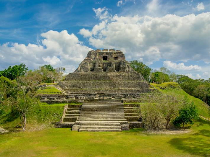 The 6 Best Places to Visit in Belize | On The Go Tours